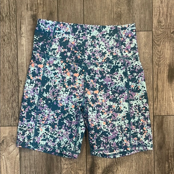 Marika | Shorts | Cycle House Splatter Print Active Shorts | Poshmark